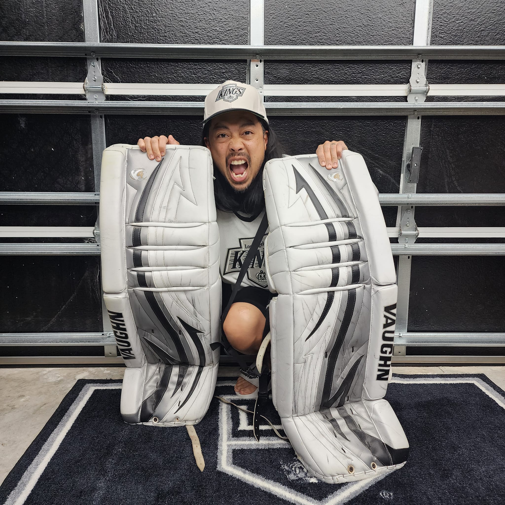 Breaking: Jonathan Quick 2011-12 Game Used Worn Goalie Pads Los Angele ...